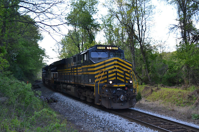 Nickel Plate Road Heritage Unit Leading NS 203 – B-Line Railfan