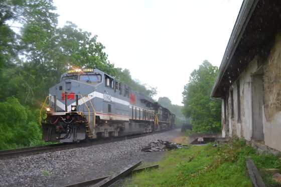Monongahela Heritage Unit Leading NS 203 – B-Line Railfan