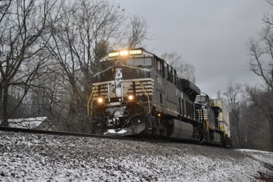 NS 27A Through a Wintry Mix – B-Line Railfan